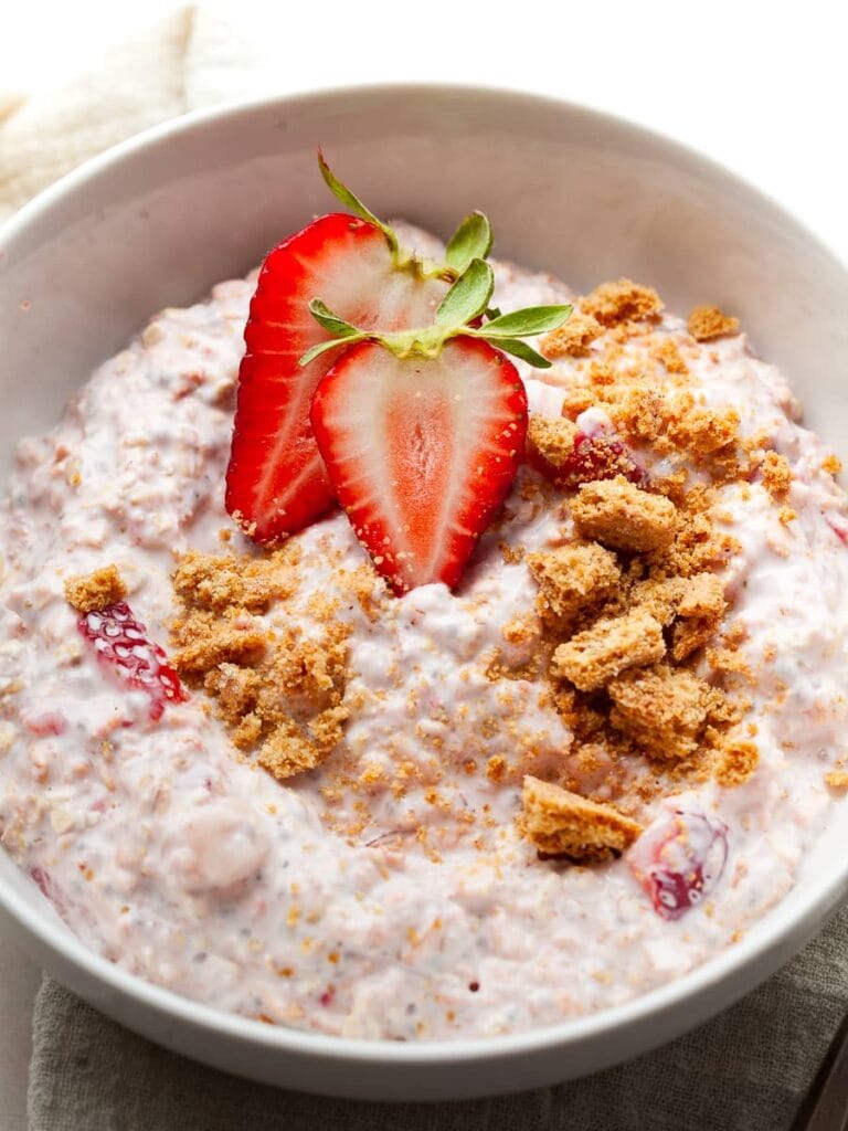 Gluten Free Strawberry Cheesecake Overnight Oats - The Gluten Free Austrian